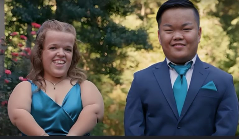 7 Little Johnstons: Alex Johnston Takes A Major Step In Relationship ...
