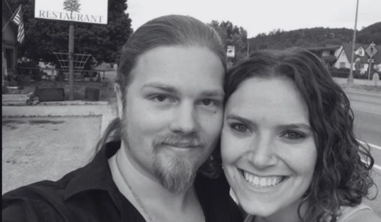 Alaskan Bush People: Noah & Rhain Brown Announces SPLIT After 6 Years ...