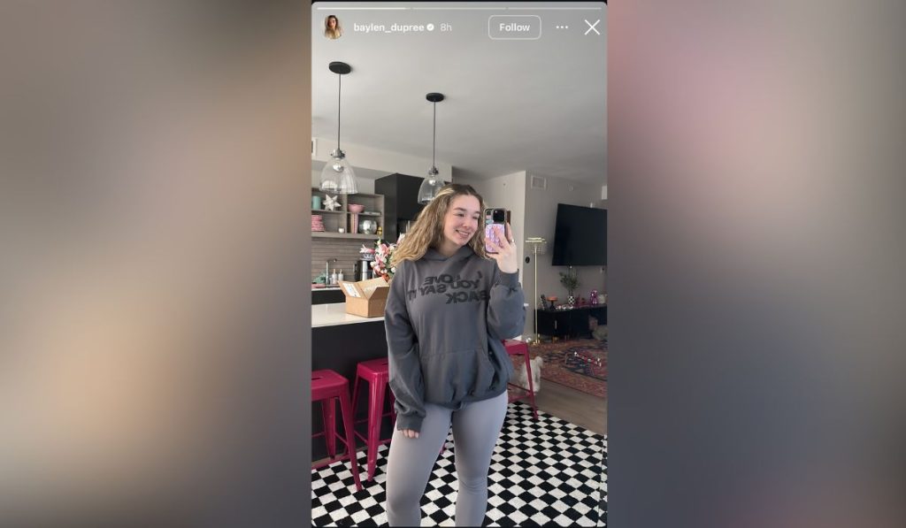 Baylen Out Loud: Baylen Not Wearing Her Engagement Ring Anymore ...