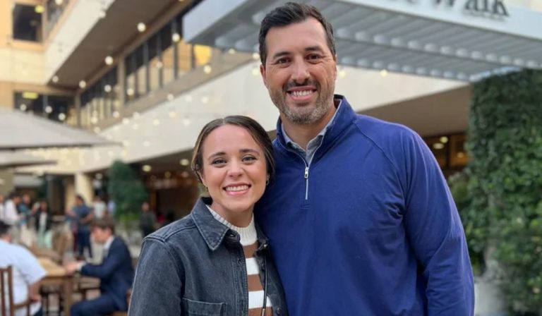 Duggar News: Fans Speculate If Jinger & Jeremy Would Consider Moving ...
