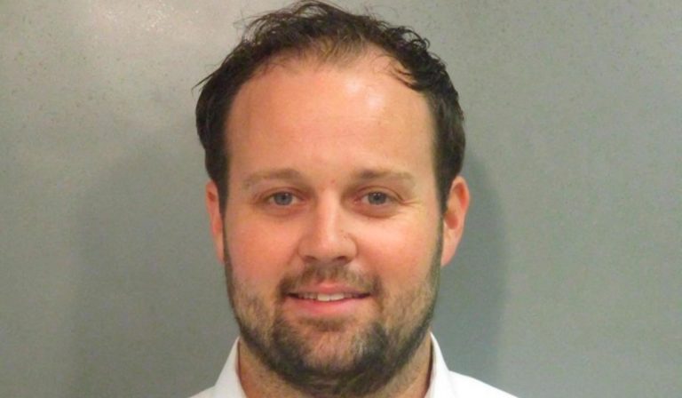 Duggar News: Fans Demand Investigation Of Jim Bob & Michelle Duggar ...