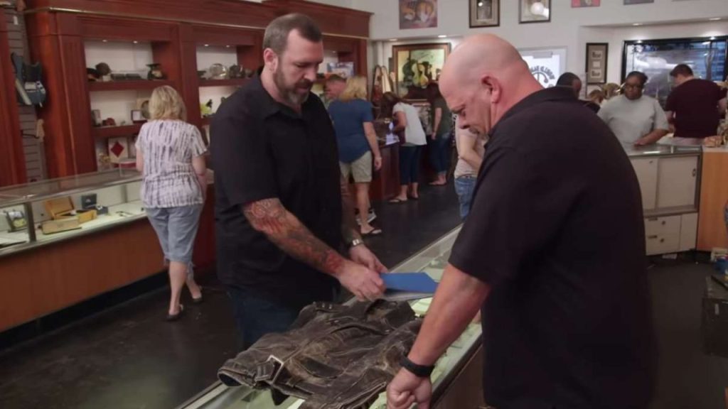 Pawn Stars: Rick Harrison Hunts For 7 Most Iconic & Historical Items ...