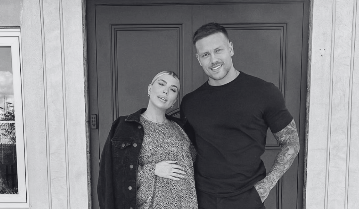 Love Island: HEARTBREAKING! Olivia & Alex Bowen Open Up About Losing ...